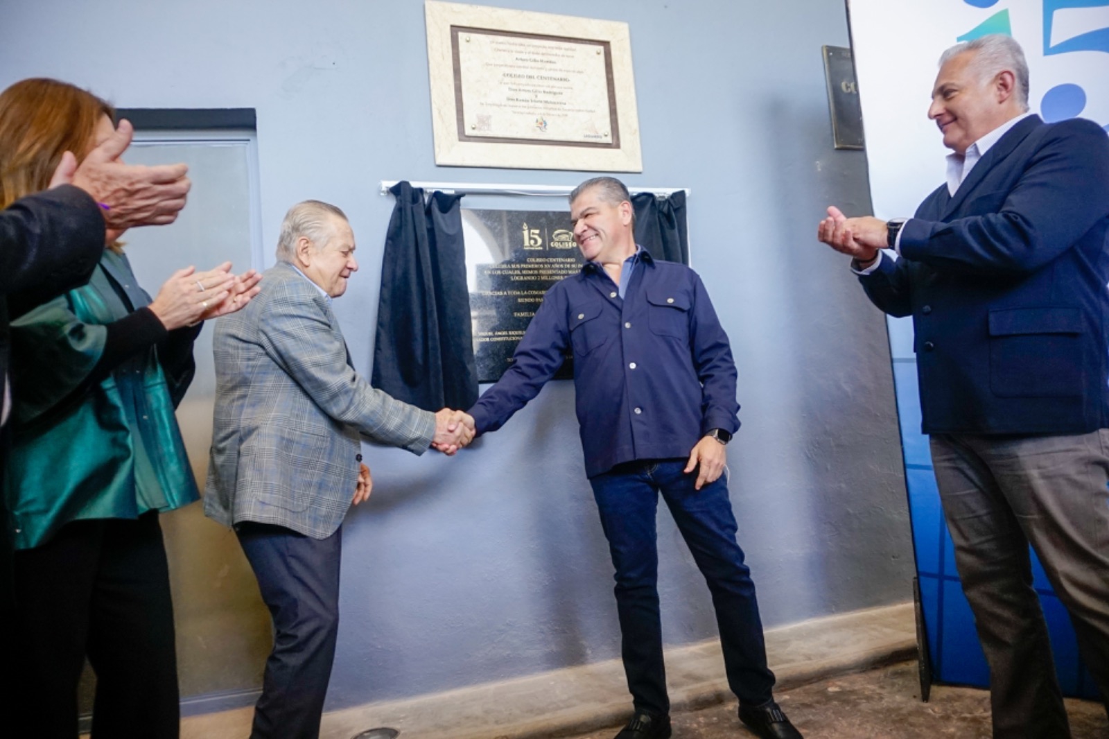 DEVELA MARS PLACA POR 15 ANIVERSARIO DEL COLISEO CENTENARIO DE TORREÓN