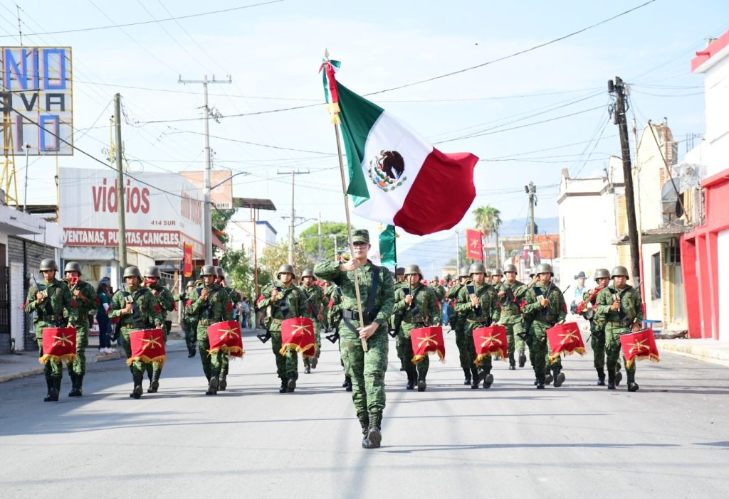 MONCLOVA CELEBRA LA INDEPENDENCIA DE MÉXICO CON DESFILE CÍVICO MILITAR