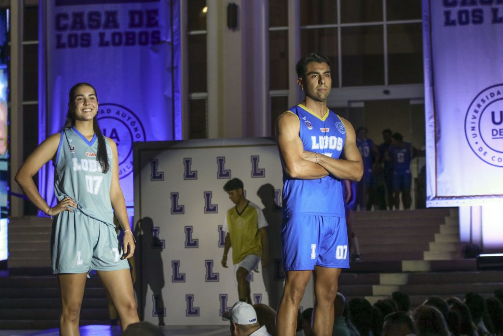 Nueva Imagen Presentan Los Lobos de la UAdeC