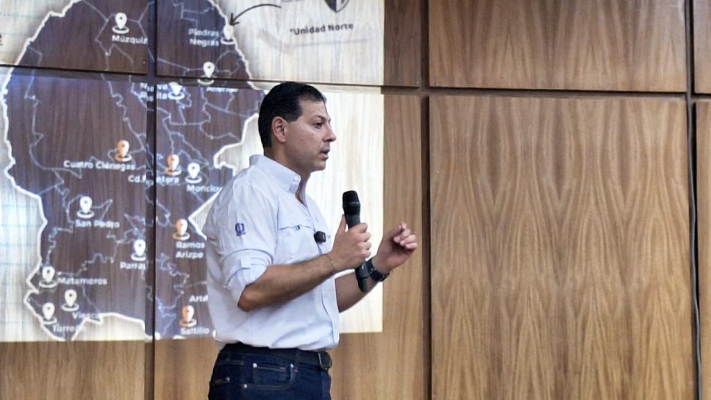 Rector de la UAdeC da la Bienvenida a Estudiantes de las Escuelas de ...