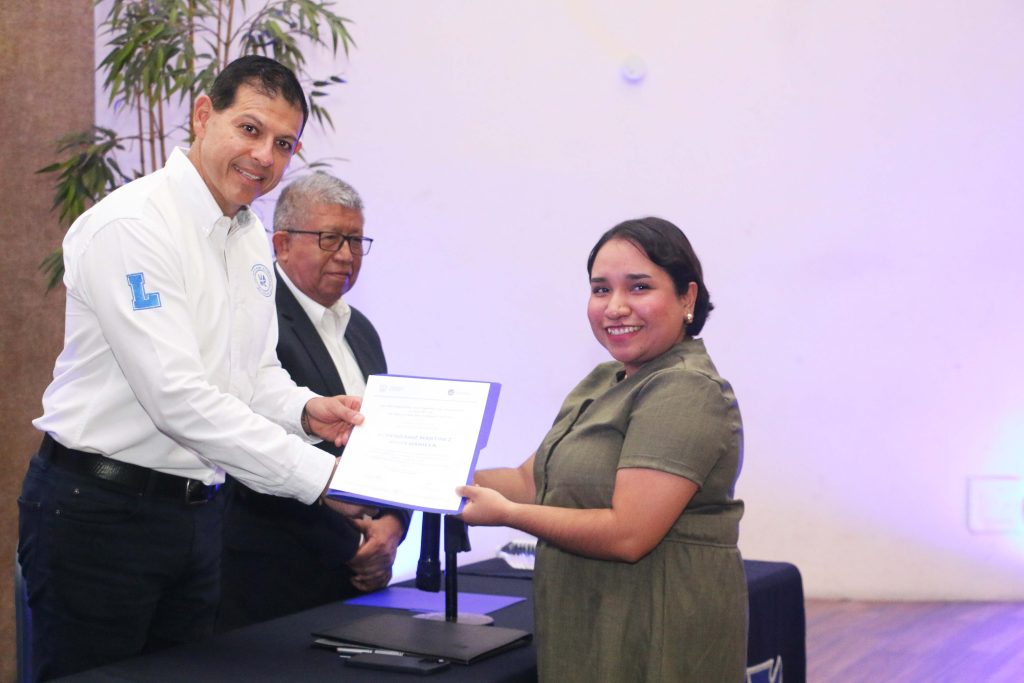 INAUGURAN EN LA FACULTAD DE TRABAJO SOCIAL DE LA UAdeC LA SEMANA CULTURAL “EMERGER, INNOVAR Y ...