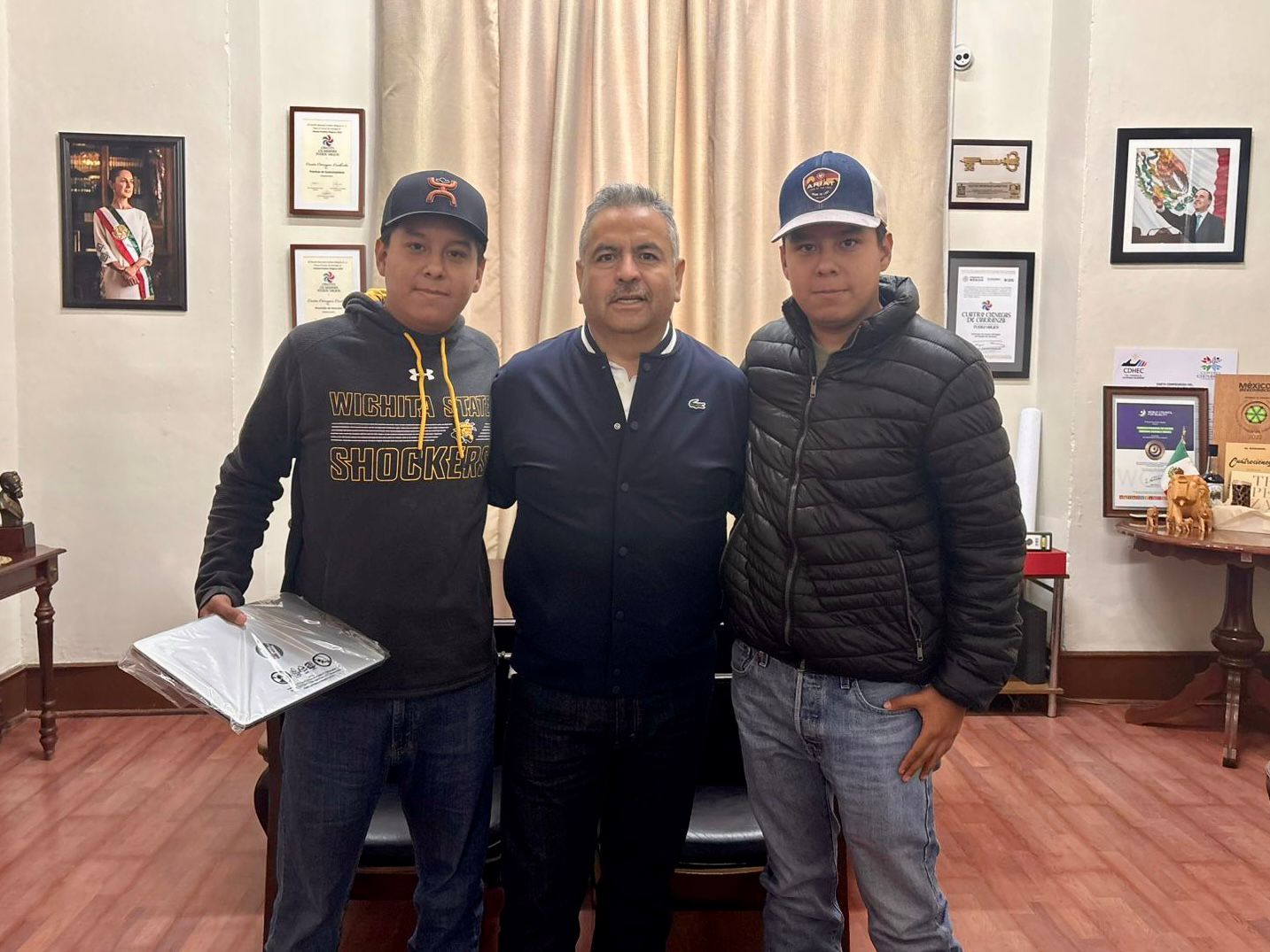 IMPULSA VÍCTOR LEIJA A JÓVENES ESTUDIANTES COMO EJEMPLO DE ESFUERZO Y ...